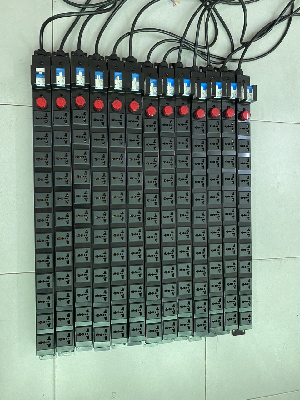 THANH NGUỒN RACK PDU 12 PORT. - THANH NGUỒN PDU